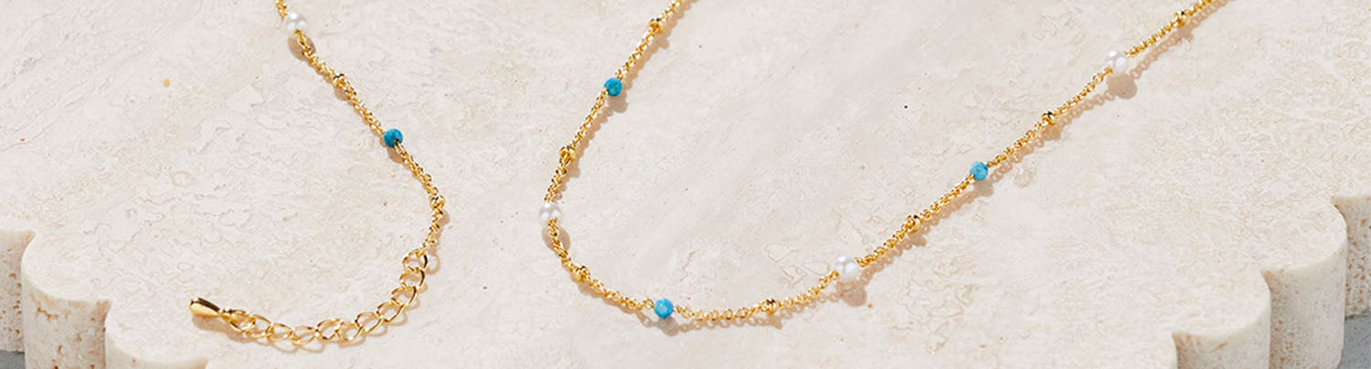 Delicate Bracelets – Jolie & Deen